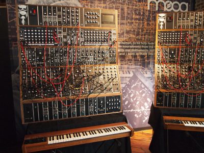In the Moog for love - L'influx