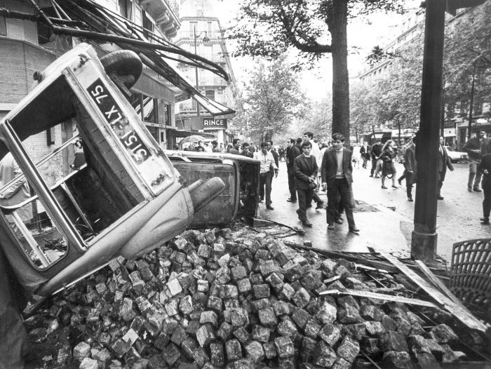 Une (petite) histoire de la barricade - L'influx